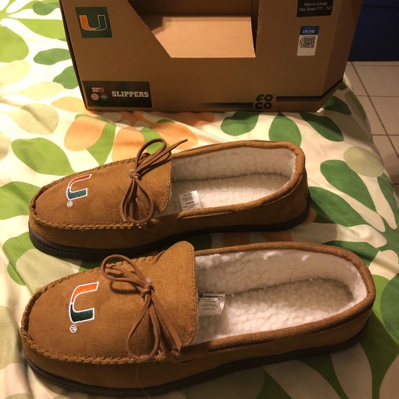 NCAA | Shoes | Um Ncaa Moccasin Men Slippers Brown Sizes 74 | Poshmark